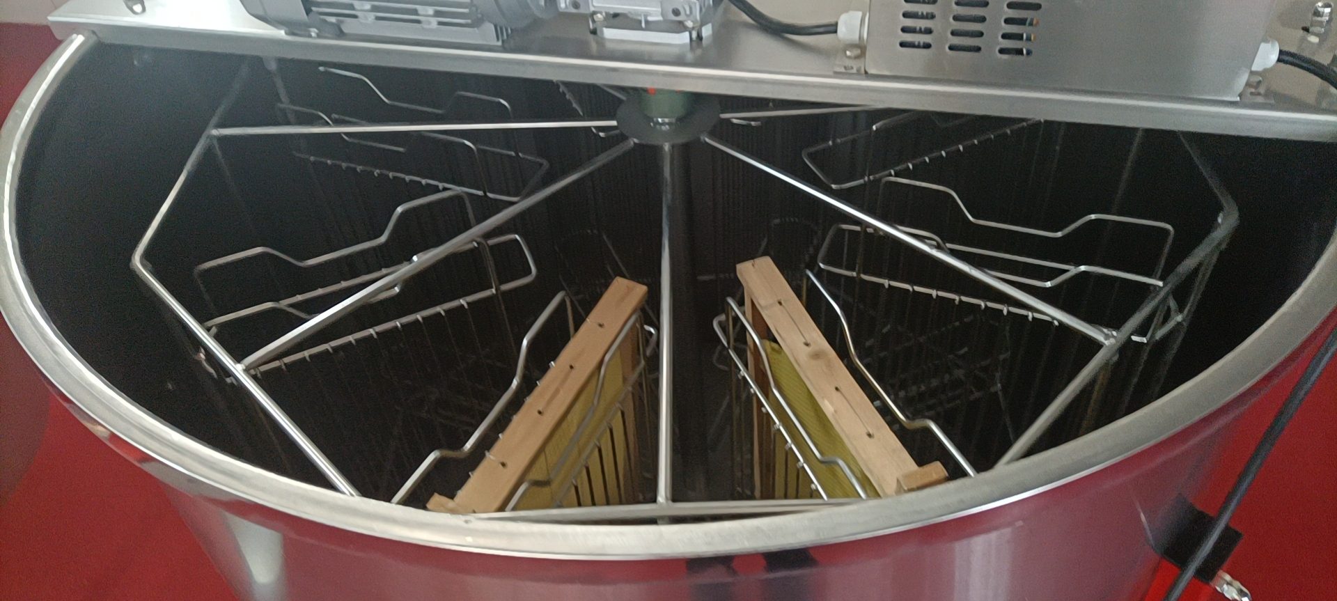 ΜΕΛΙΤΟΕΞΑΓΩΓΕΑΣ FULL INOX 6 ΠΛΑΙΣΙΩΝ ΗΛΕΚΤΡΙΚΟΣ